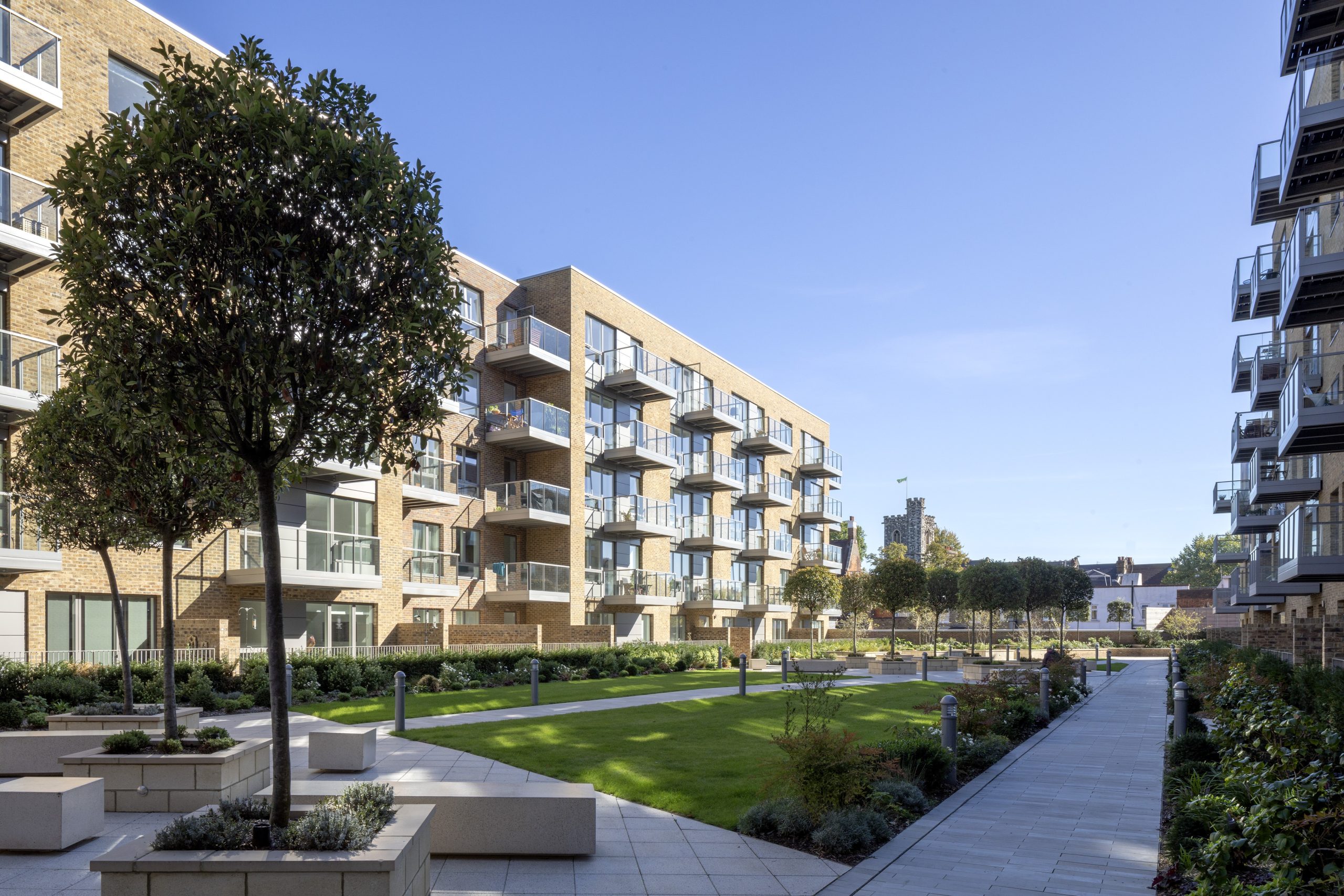 Smithfield Square, London, N8 - JR Capital Limited